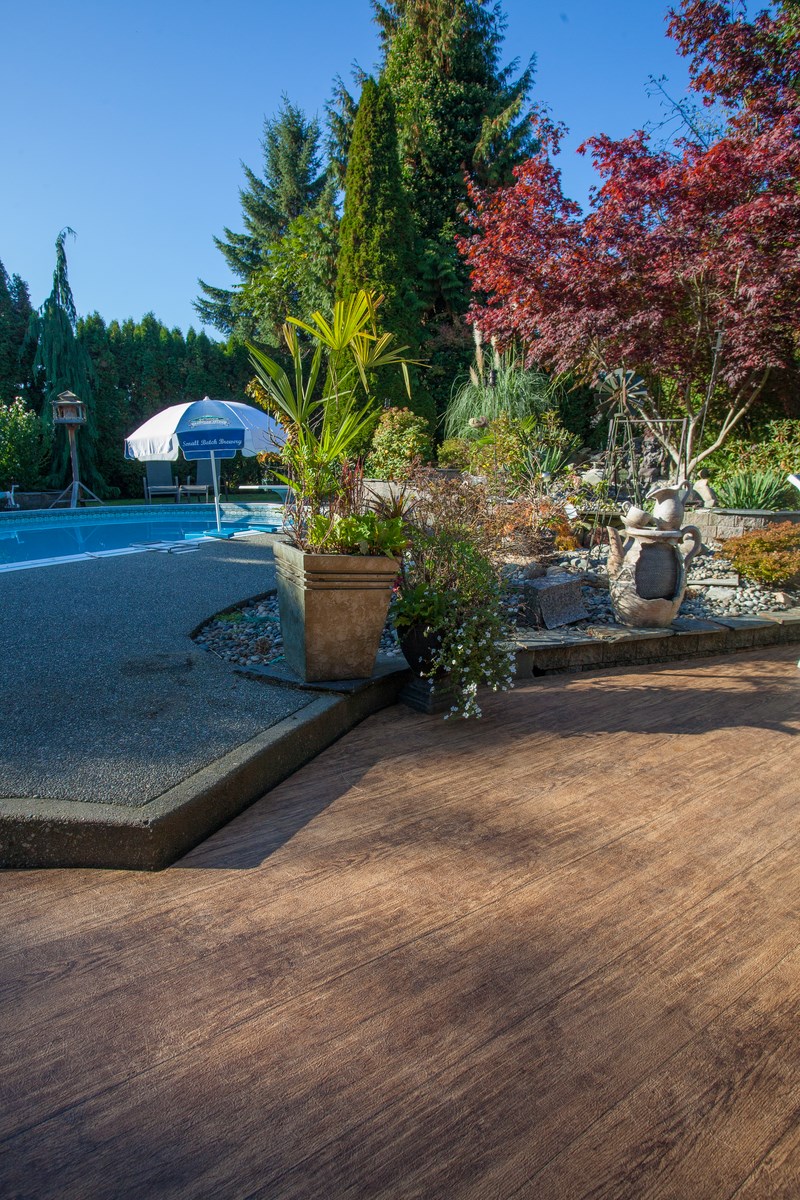 Patio Vinyl Flooring - Add Color, Lighting, and Other TLC Elements